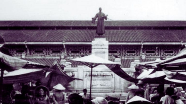 CHỢ BÌNH TÂY - KHU CHỢ CỦA NGƯỜI HOA VỚI TUỔI ĐỜI GẦN 100 NĂM